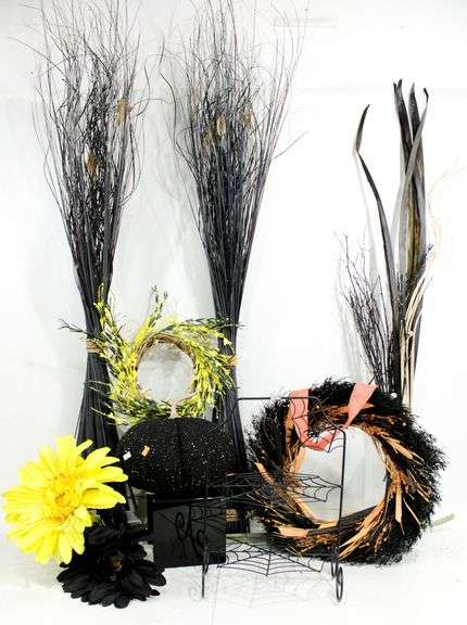 Natural Fiber Wreathes, Bundles and More - Bunting Online Auctions