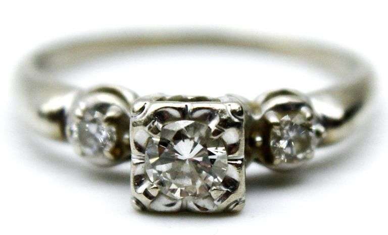 14 KT white Gold Diamond Ring, Three diamonds (each tested), size 9, in ...