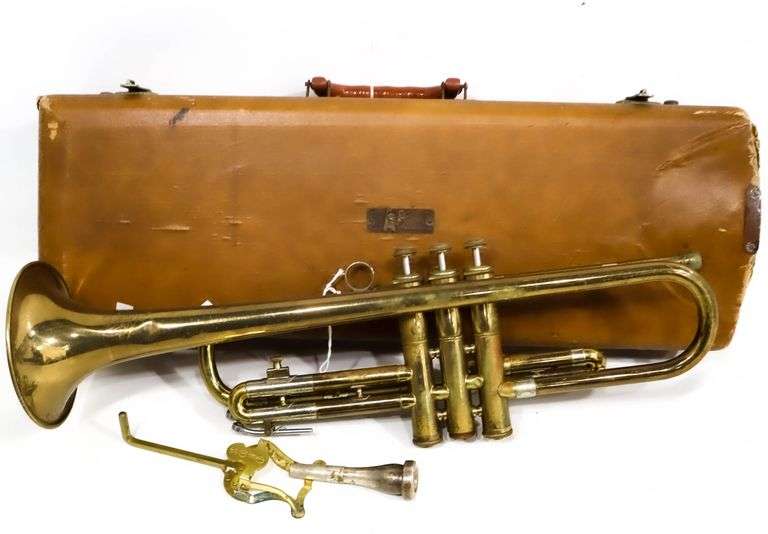 Vintage Olds "Ambassador" Trumpet with Case - Bunting Online Auctions