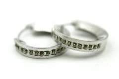 14 KT white Gold hoop Earrings, snap bar closure. - Bunting Online Auctions