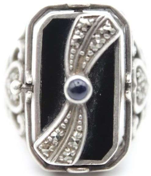 Sterling Silver reversible Ring. Center reverses from a cameo to an art ...