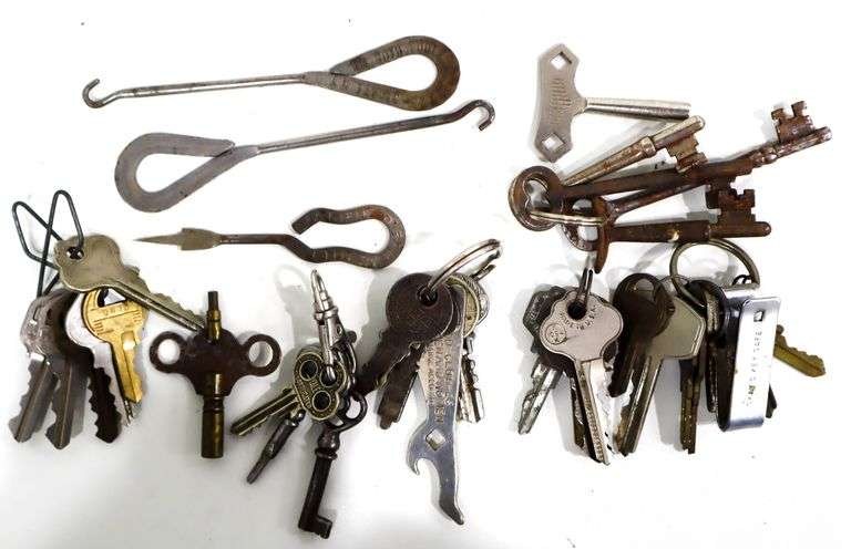 Vintage and / or Advertising Skate Keys, Skeleton Keys, Picks, Button ...
