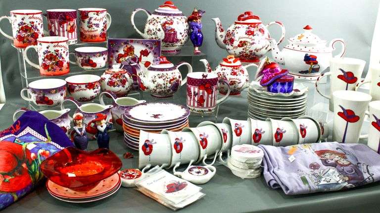 Red Hat Society Tea Serving Ware & Complementary Accessories - Makers ...