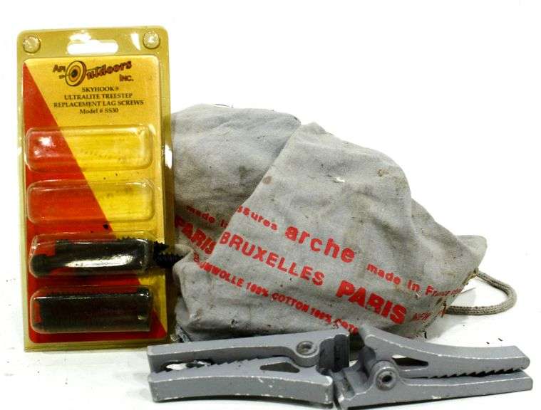 API Skyhook Tree Steps / Tree Stand Steps - Bunting Online Auctions