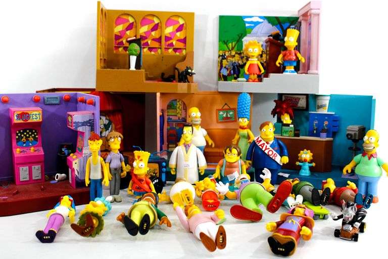 Simpsons Action Figures and Set Pieces. - Bunting Online Auctions