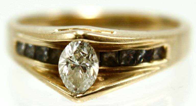 14 KT Gold Diamond Ring, gorgeous marquis center Diamond (tested) with ...