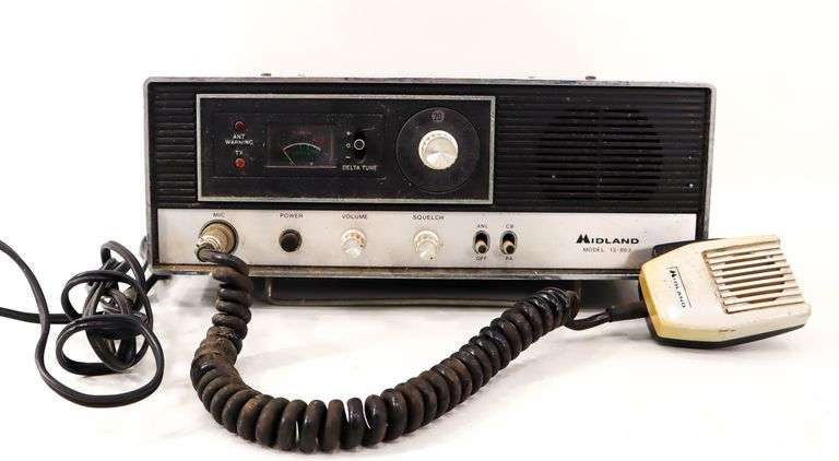 Vintage Midland Model 13-863 CB Radio. - Bunting Online Auctions