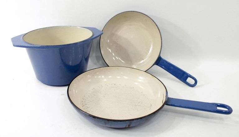 Le Creuset Made in France Cookware - Bunting Online Auctions