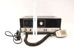 Vintage Midland Model 13-863 CB Radio. - Bunting Online Auctions