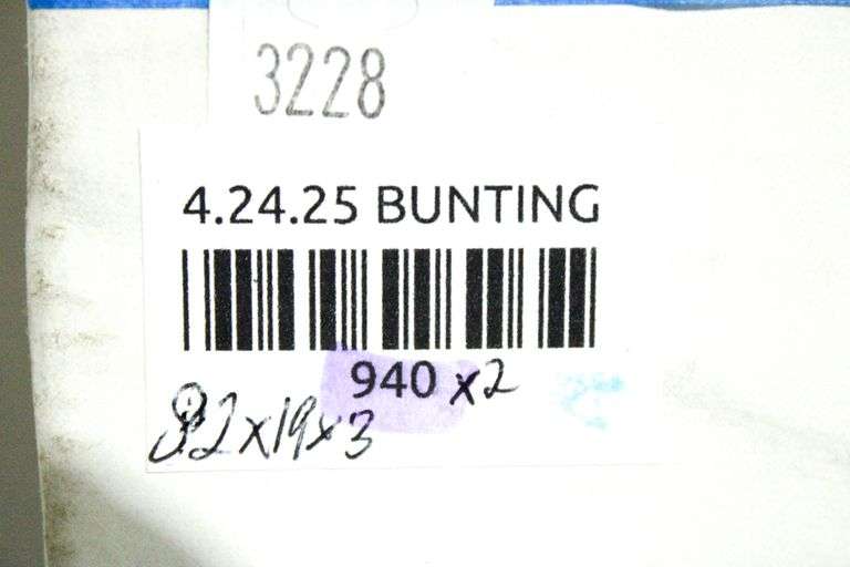 Premdor 3/0 36" Bifold Doors. 82x19x3 - Bunting Online Auctions