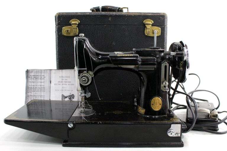 Antique 1940s Singer Featherweight 3-110 Sewing Machine with Case and ...