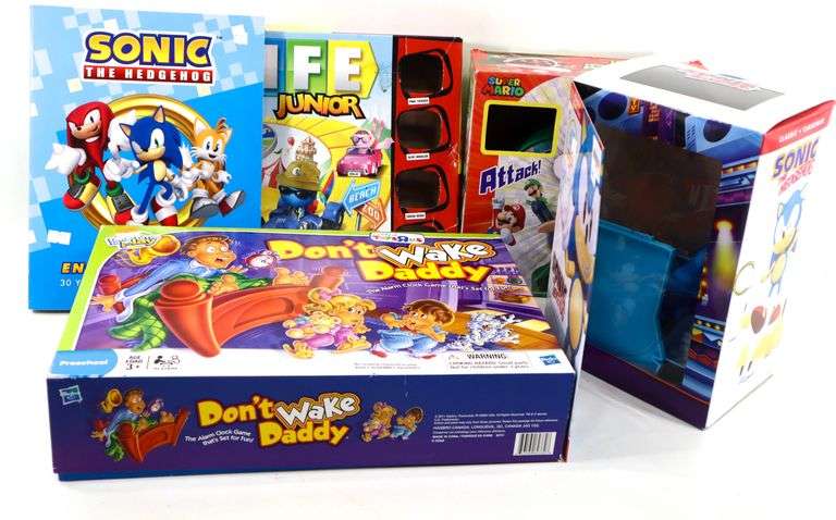 Family Games Includes - Sonic the Hedgehog, Life Junior, Dont Wake ...