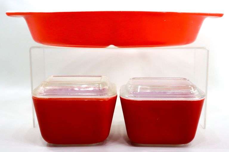 Pyrex Red Divided Dish -and- Refrigerator Dishes with Lids. - Bunting ...