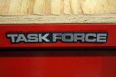 Craftsman 16" Variable Speed Scroll Saw - and - Task Force Toolbox / Chest with Contents - 32 x ...