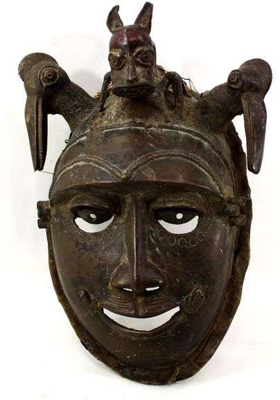 Cast Iron Heavy Metal African Tribal Mask. 13x10 - Bunting Online Auctions