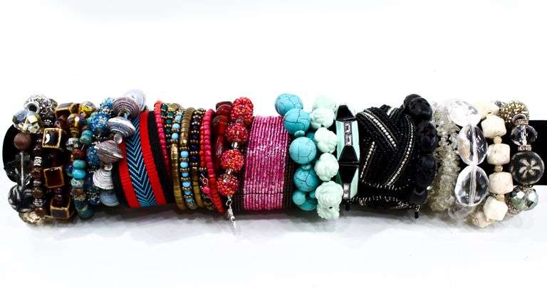 Bracelets of many styles and colors and designs! - Bunting Online Auctions