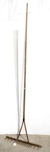 Wooden Rake - Bunting Online Auctions