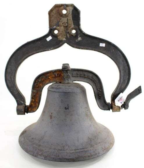 Antique Cast Iron Church / School / Farm Bell. - Bunting Online Auctions