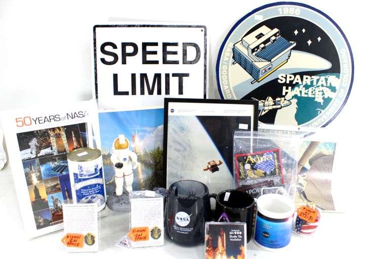 NASA & Space Exploration Souvenirs / Memorabilia - Bunting Online Auctions