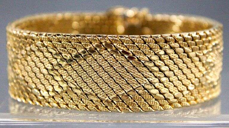 14 KT Gold marked vintage Decesare Bracelet, box closure, double latch ...