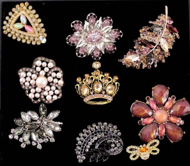 Jeweled Brooch Collection. - Bunting Online Auctions