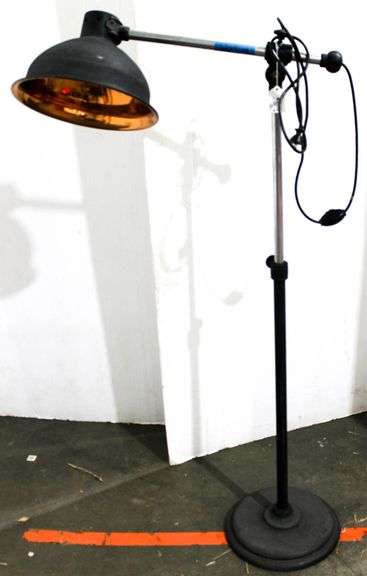 Vintage Adjustable Floor / Chair Lamp 29x12x59 - Bunting Online Auctions
