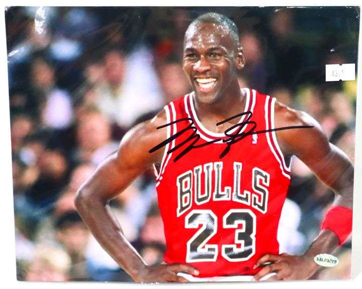Michael Jordan Autographed photo , Includes Certificate of Authenticity ...