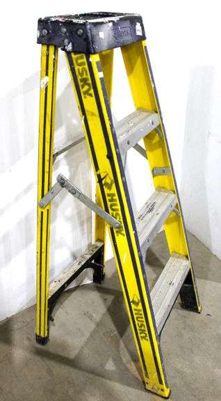 Husky Step Ladder - Bunting Online Auctions