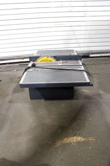 Craftsman 10-inch portable jobsite table saw with a folding stand ...