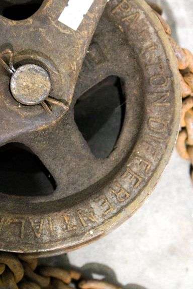 Vintage Chain Hoist System - Bunting Online Auctions