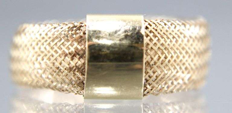 14 K Gold mesh Ring, adjustable size. (0.93 gm) - Bunting Online Auctions