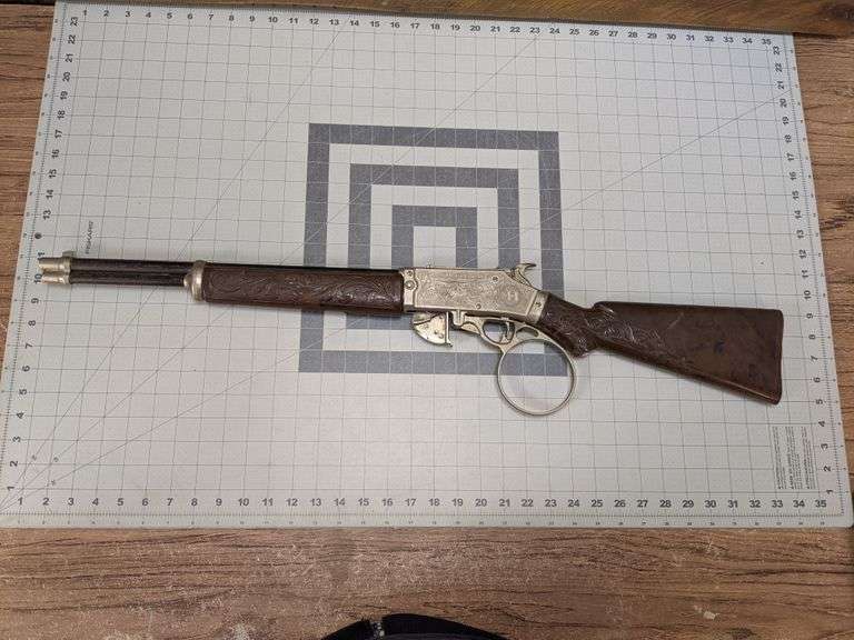 Hubley Rifle, The Rifleman, Flip Special - Bid On Estates Auction Services