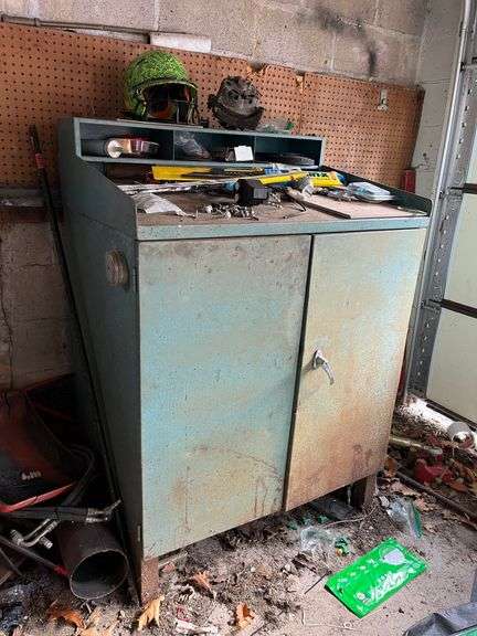 Metal Mechanic's Desk Cabinet (no contents included) - Bid On Estates ...