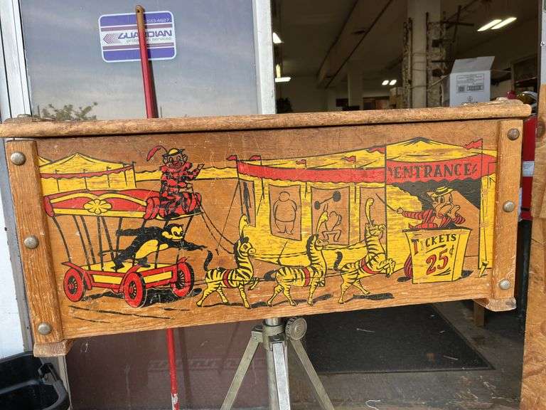 Circus Themed Toy Box - Bid On Estates Auction Services
