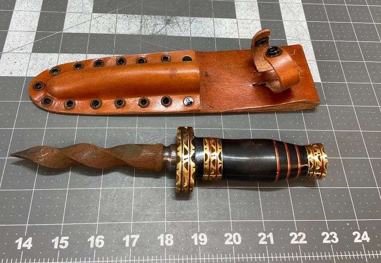 Unusual Knife with Spiraled Damascus Blade - Bid On Estates Auction ...