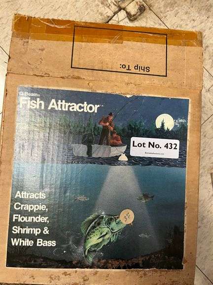 Q Beam Fish Attractor Light - Bonnette Auctions