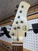 Hondo - H76 Electric Guitar - Bonnette Auctions