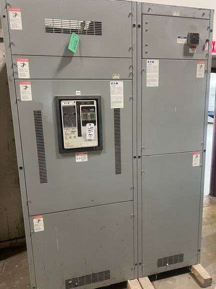Eaton Powerline switchboard with Magnum SB 3000 amp circuit breaker ...