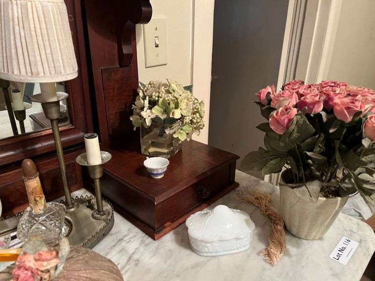 Misc on Dresser - Bonnette Auctions