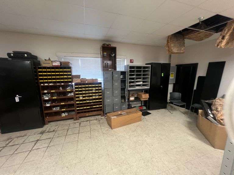 contents parts room - Bonnette Auctions