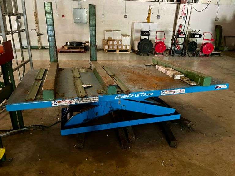 hydraulic lift table - Bonnette Auctions