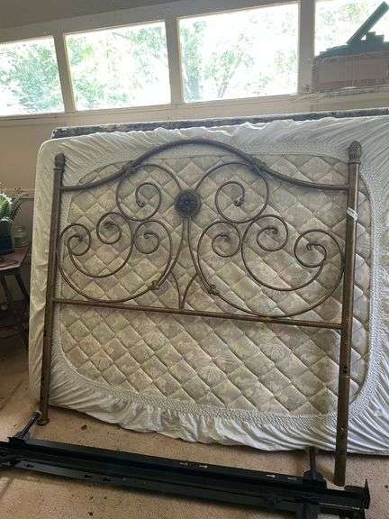 Iron Bed, full - Bonnette Auctions