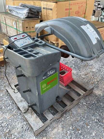 Bosch WBE 4110 Tire Machine - Bonnette Auctions