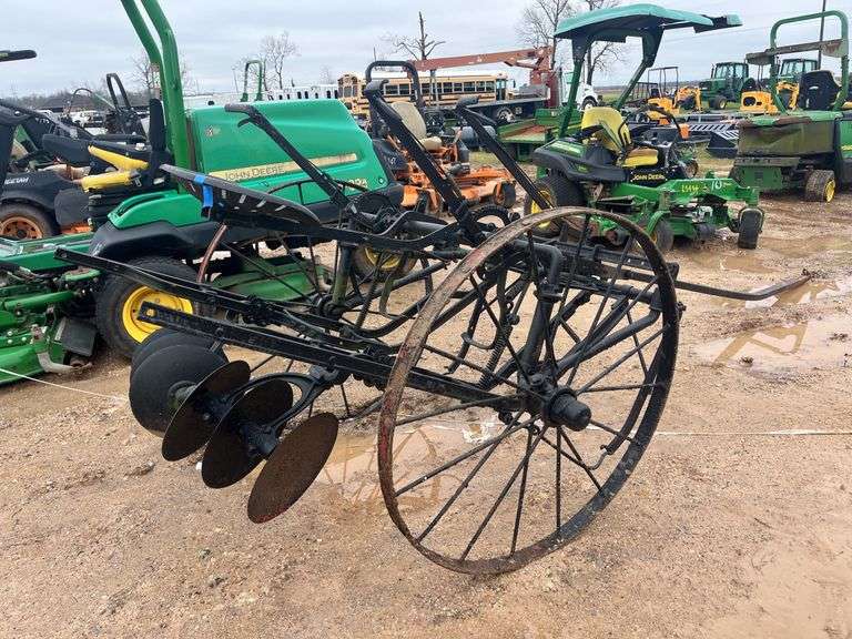 Row Hipper - Bonnette Auctions