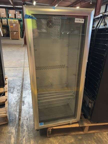 IDW Display Fridge - Bonnette Auctions