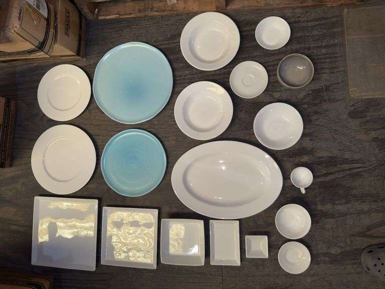Dudson Soup plates, fruit plates, saucers, bowls, plates, cups, trays ...