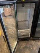 IDW Display Fridge - Bonnette Auctions