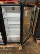 IDW Display Fridge - Bonnette Auctions