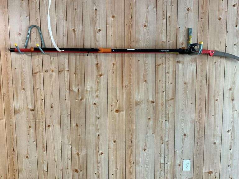 Power stroke limb cutter, pole saw - Bonnette Auctions