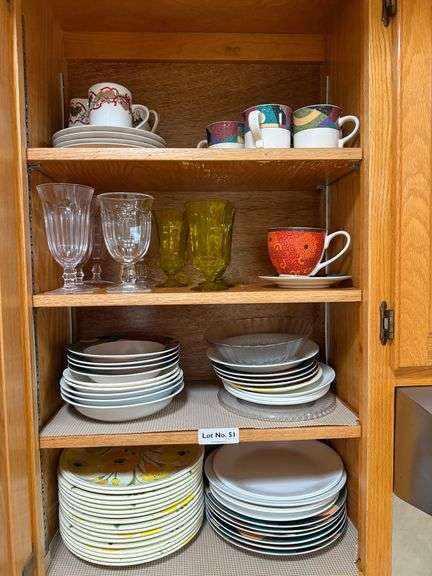 Wild Poppy Plates, Cups, Sundae Cups, & Misc. Dishes - Bonnette Auctions